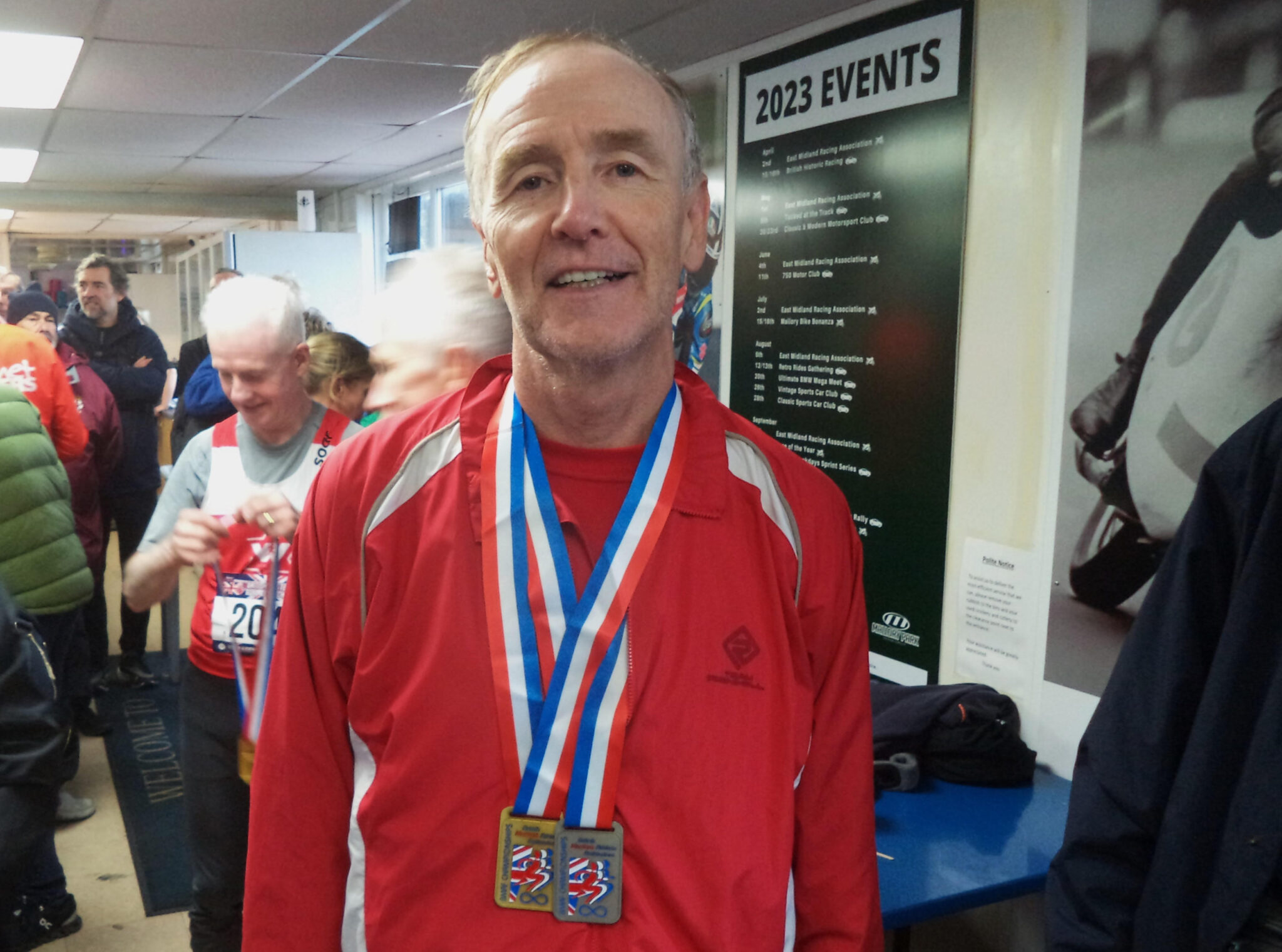 Cheers at the Mallory Park Road Relays - BMAF - British Masters ...